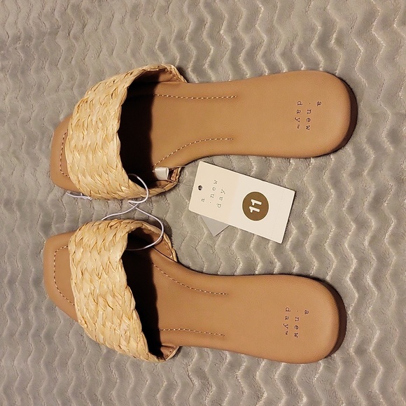 Universal Thread | Shoes | Universal Thread Womens Woven Flat Sandal ...